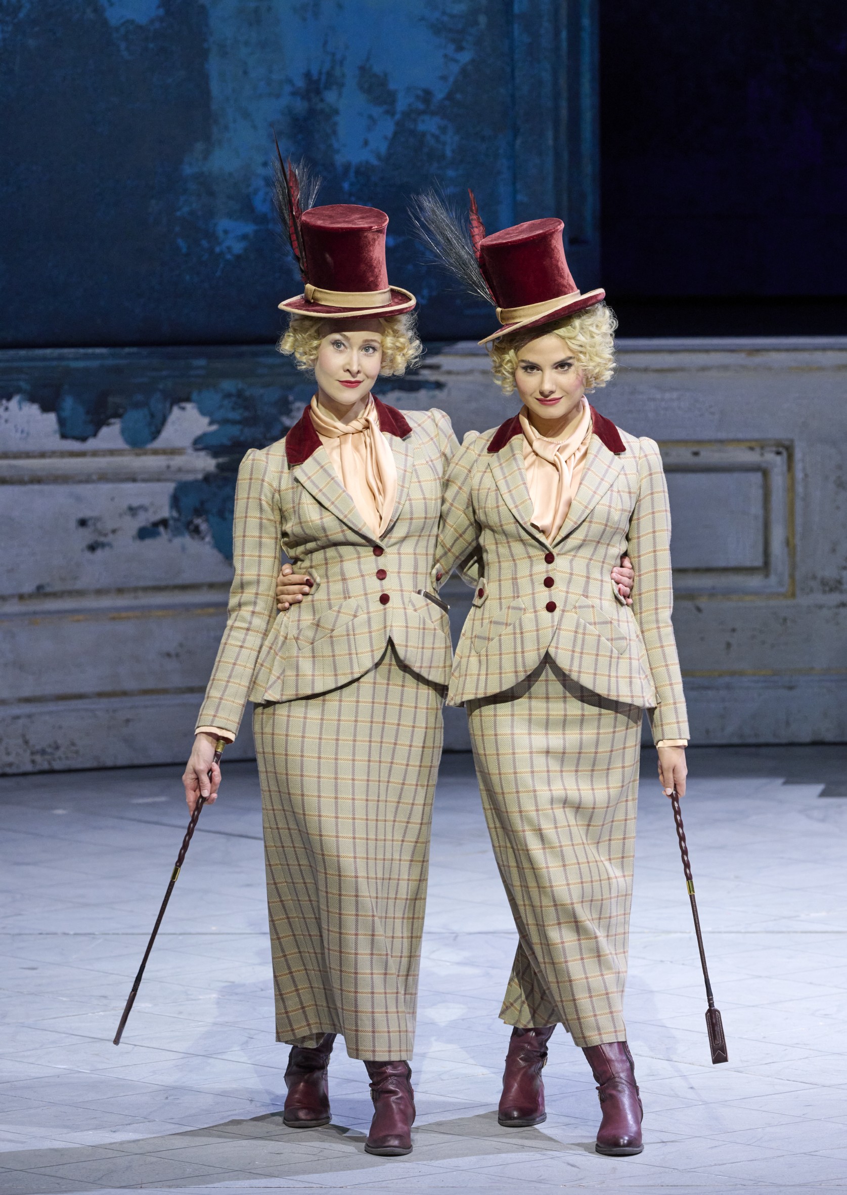 Wiener Staatsoper Blonde debut - Serena Saenz